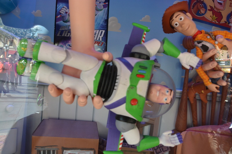 Toy Story Enchanted Window Debuts at Disneyland – Toy Story Fangirl