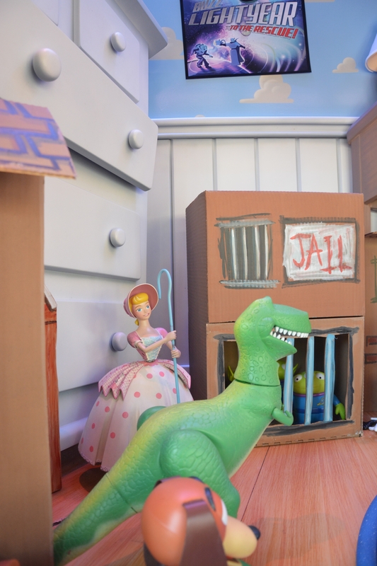 Toy Story Enchanted Window Debuts at Disneyland – Toy Story Fangirl