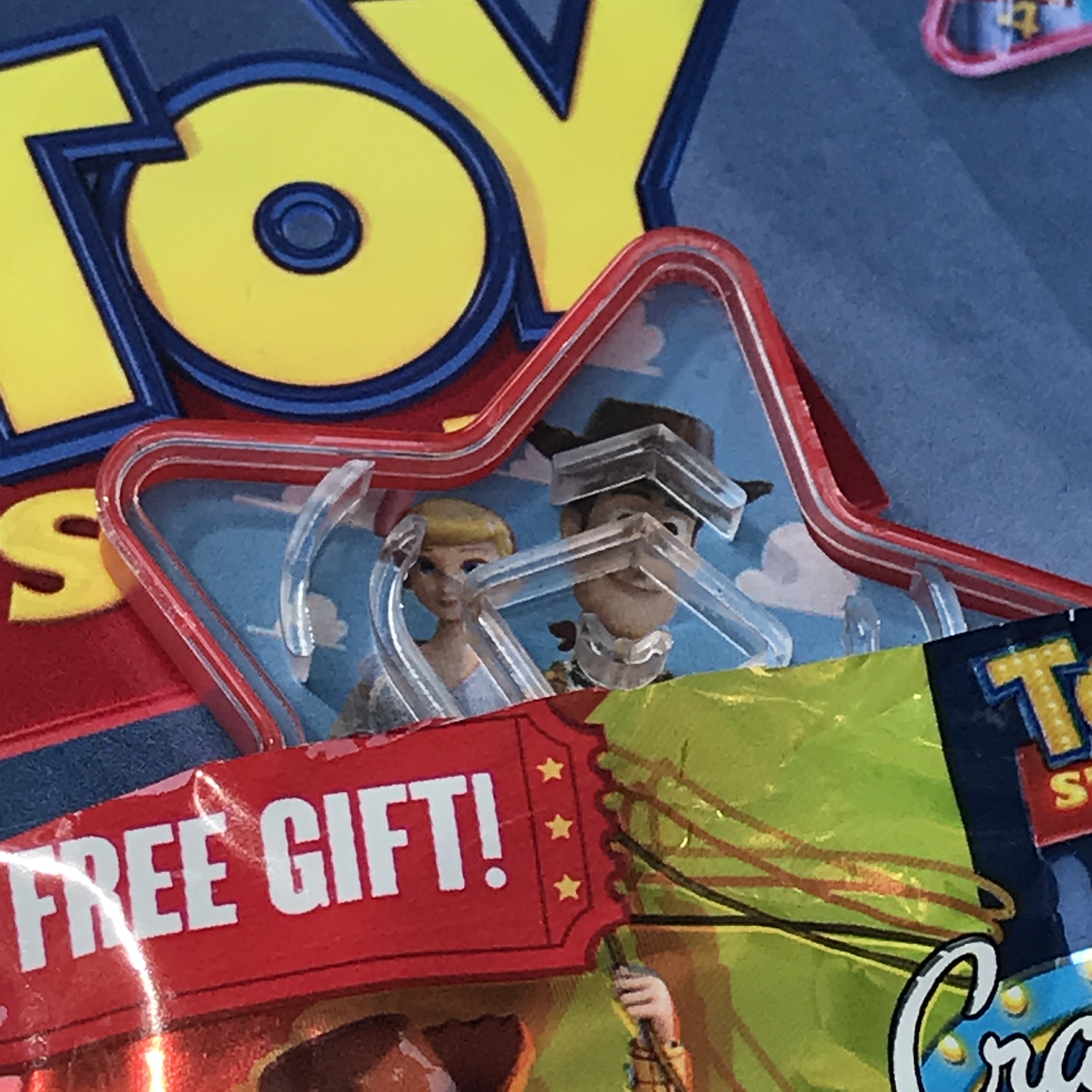 ‘Toy Story 4’ Magazine Sneak Peek and GIVEAWAY! – Toy Story Fangirl