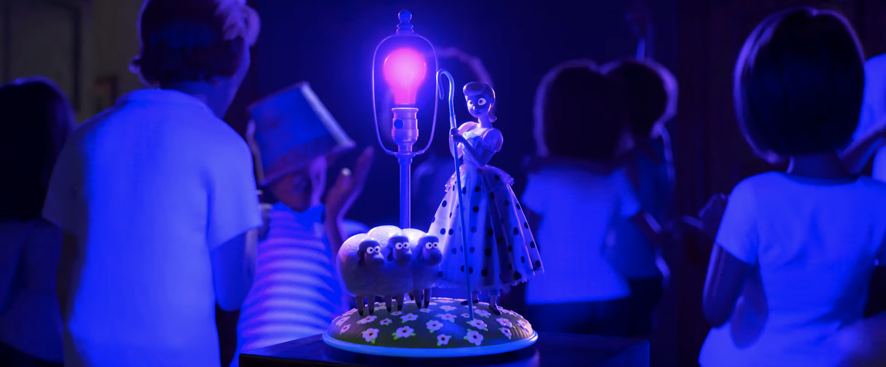 ‘Lamp Life’ Trailer Debuts – Toy Story Fangirl
